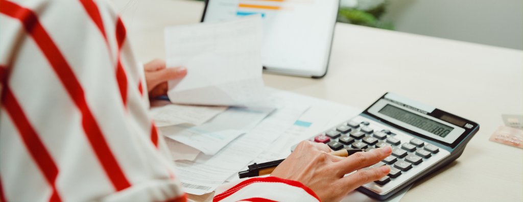 The Pitfalls of Overpricing Your Home - Ashleigh Calhoun